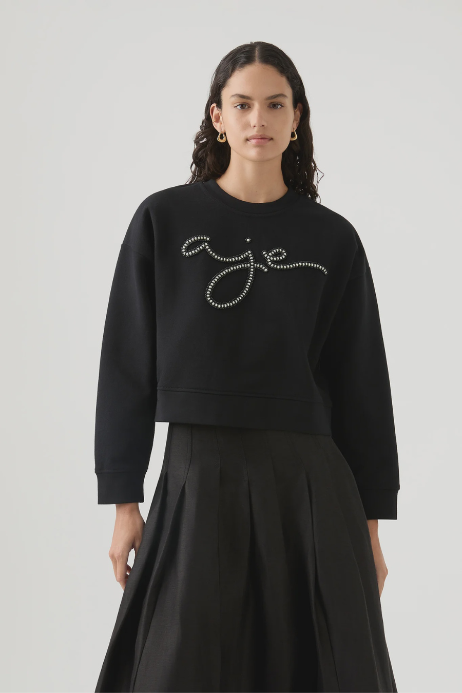Mythology Pearl Logo Sweater Black – Deval boutique Wanaka